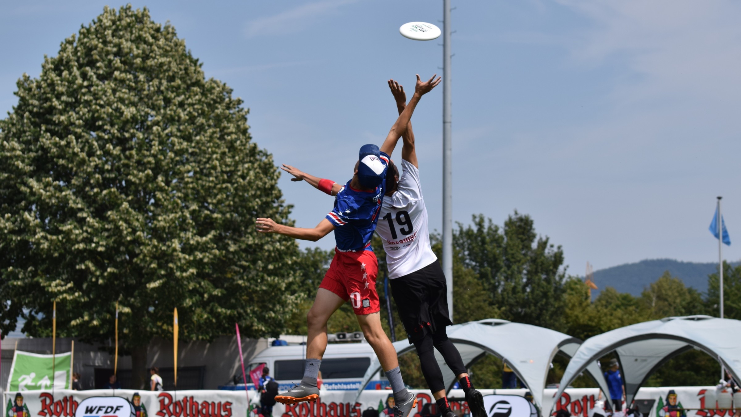 Ultimate Frisbee: The captivating mix of sport, team spirit and flying ...